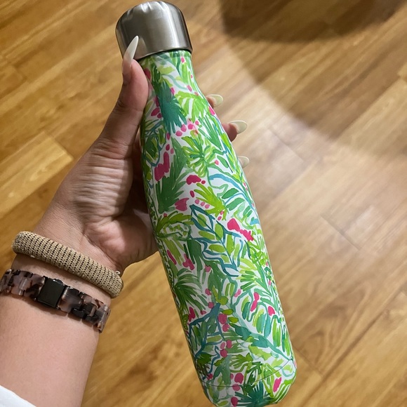 Swell | Dining | Starbucks X Lilly Pulitzer Swell Bottle Collab | Poshmark